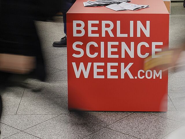 Purple Code – Live at Berlin Science Week: Weizenbaum Institute